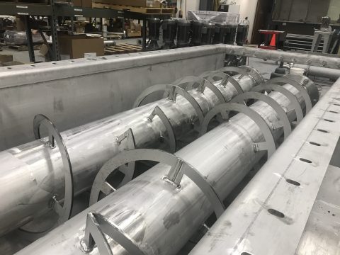 Shafted vs. Shaftless Live Bottom Screws - JMS